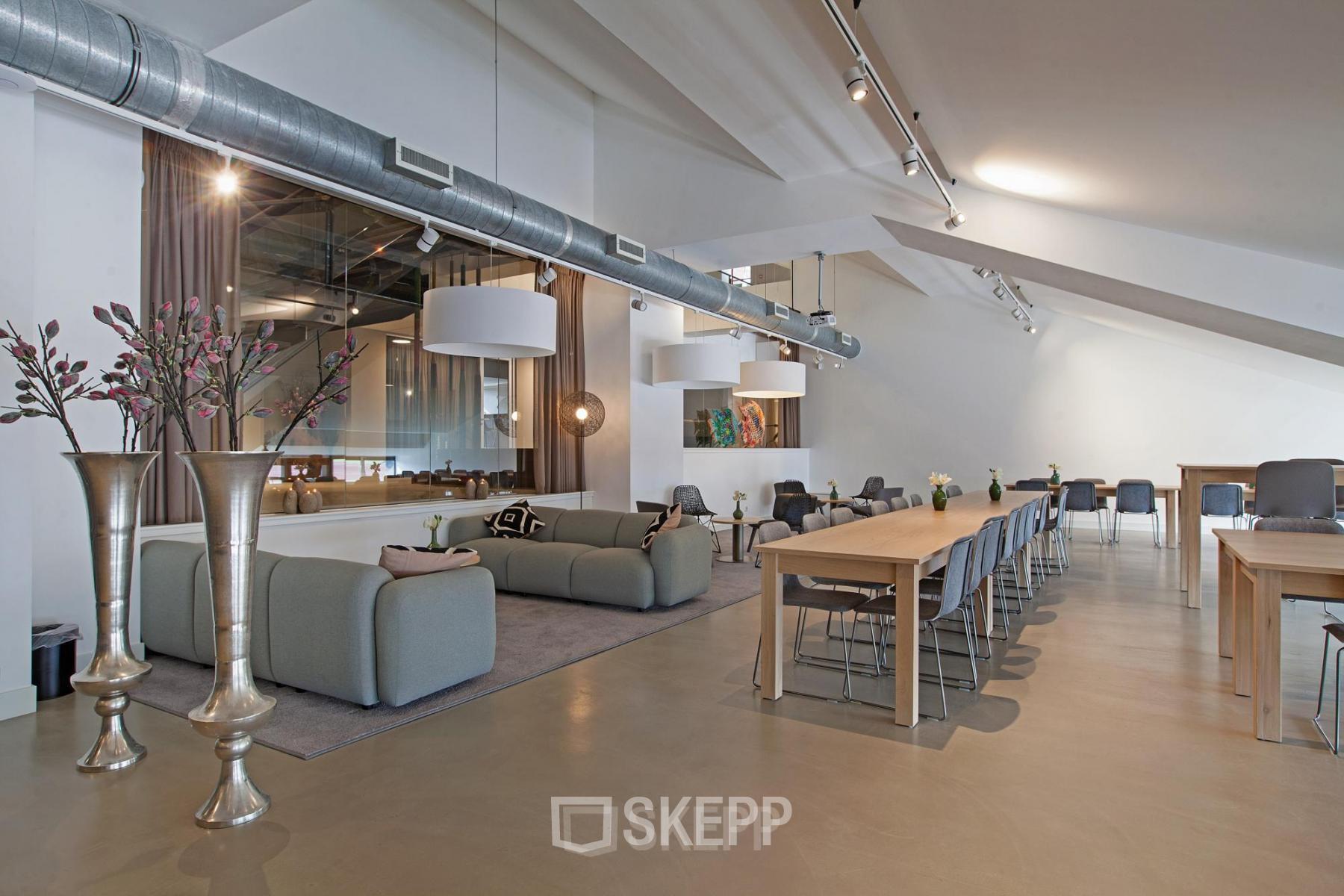 Voorzie jouw ontvangstruimte van een stijlvolle kantoorinrichting met ...